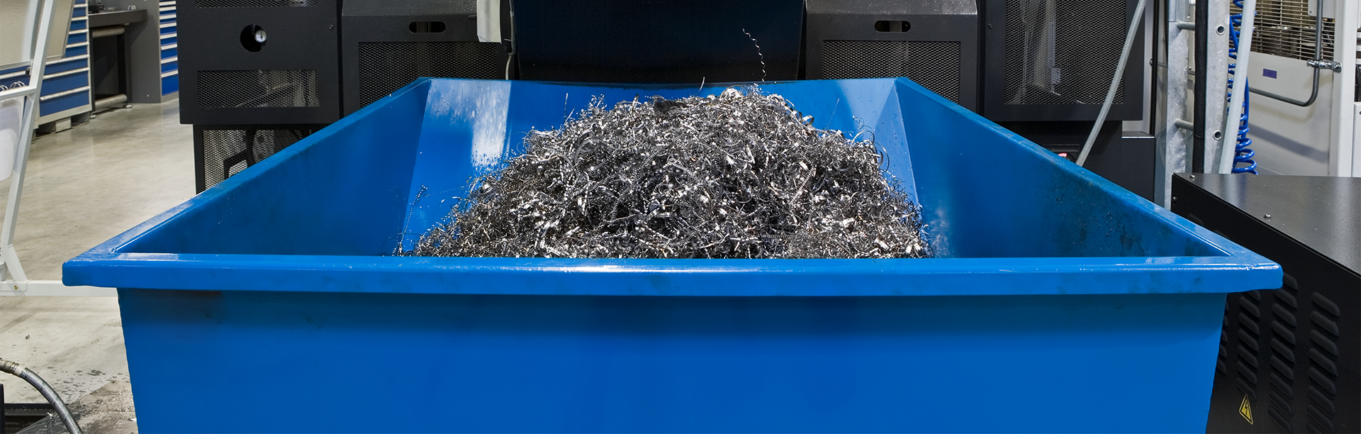 Tilting skips and tipping boxes for smarter waste management - WFI AB